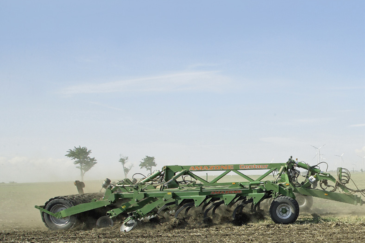 Amazone Centaur 7001-2 Super Green monster hits the ground hard