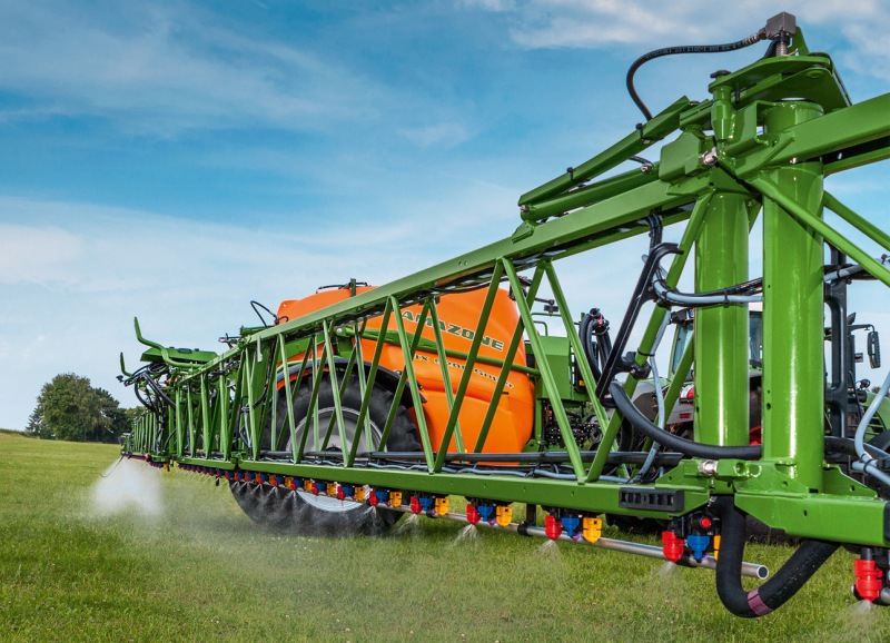 Amazone offers individual sprayer nozzle control - Profi
