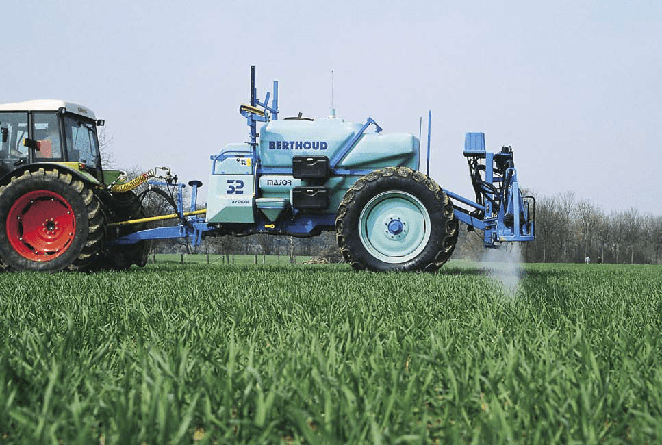 Berthoud Major 32 trailed sprayer practical test - Profi