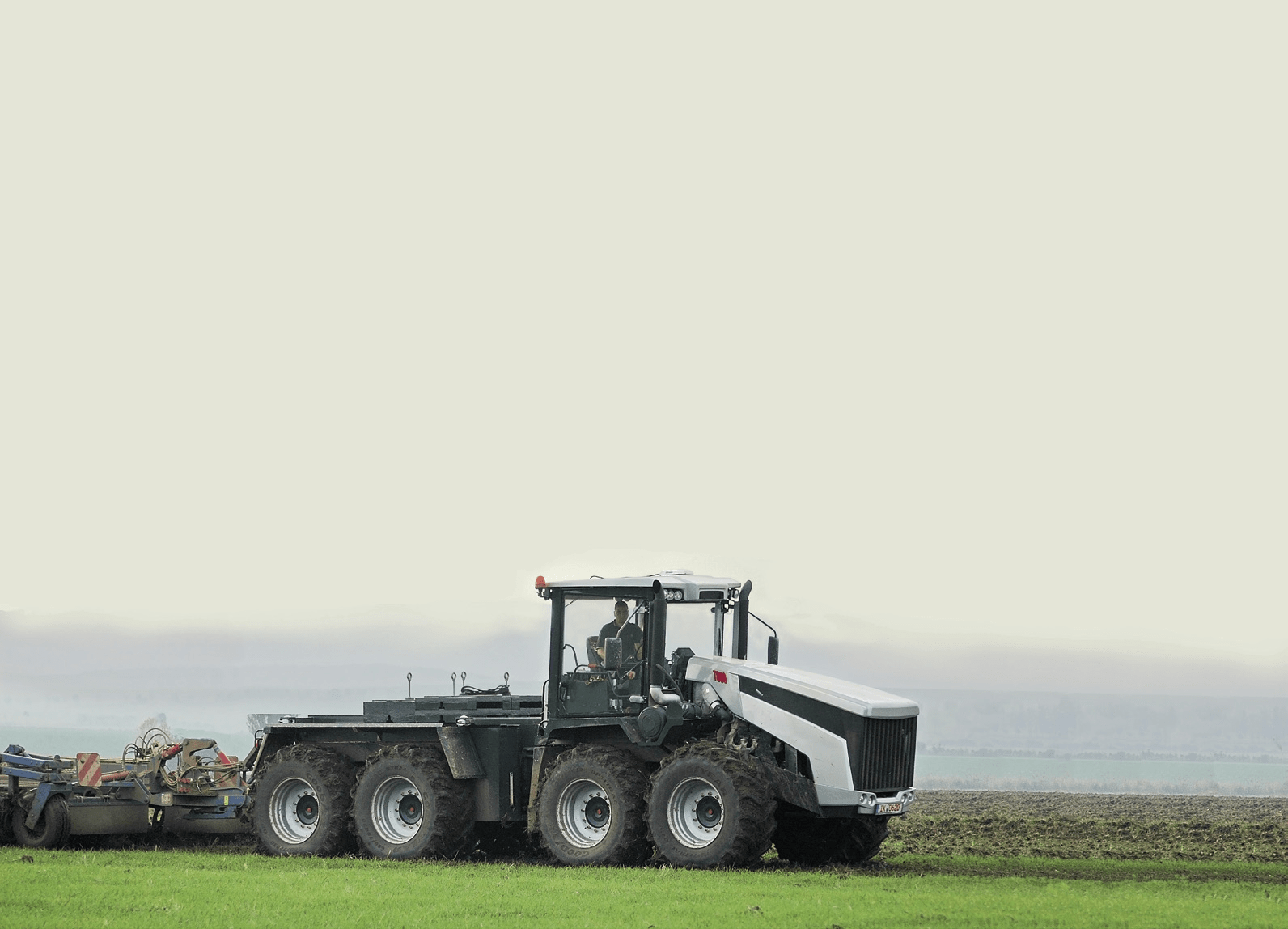 Driving impression: DTU T860 concept tractor - Profi