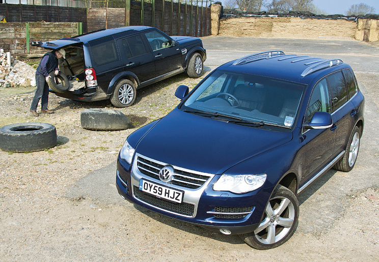 Land Rover - Land Rover Discovery 4 vs. VW Touareg V10 - Profi