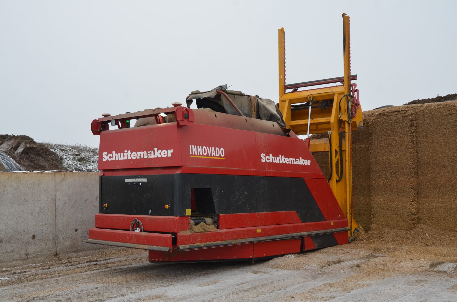 Robotic livestock feeding - Profi