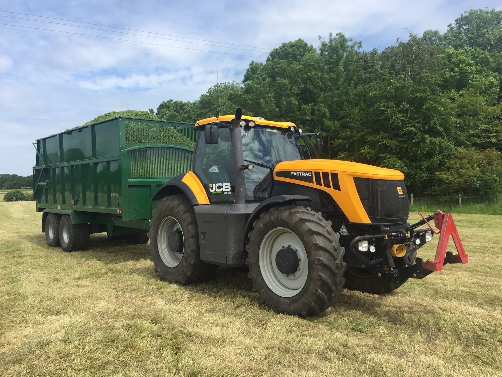 JCB Fastrac 8000 series: - Profi