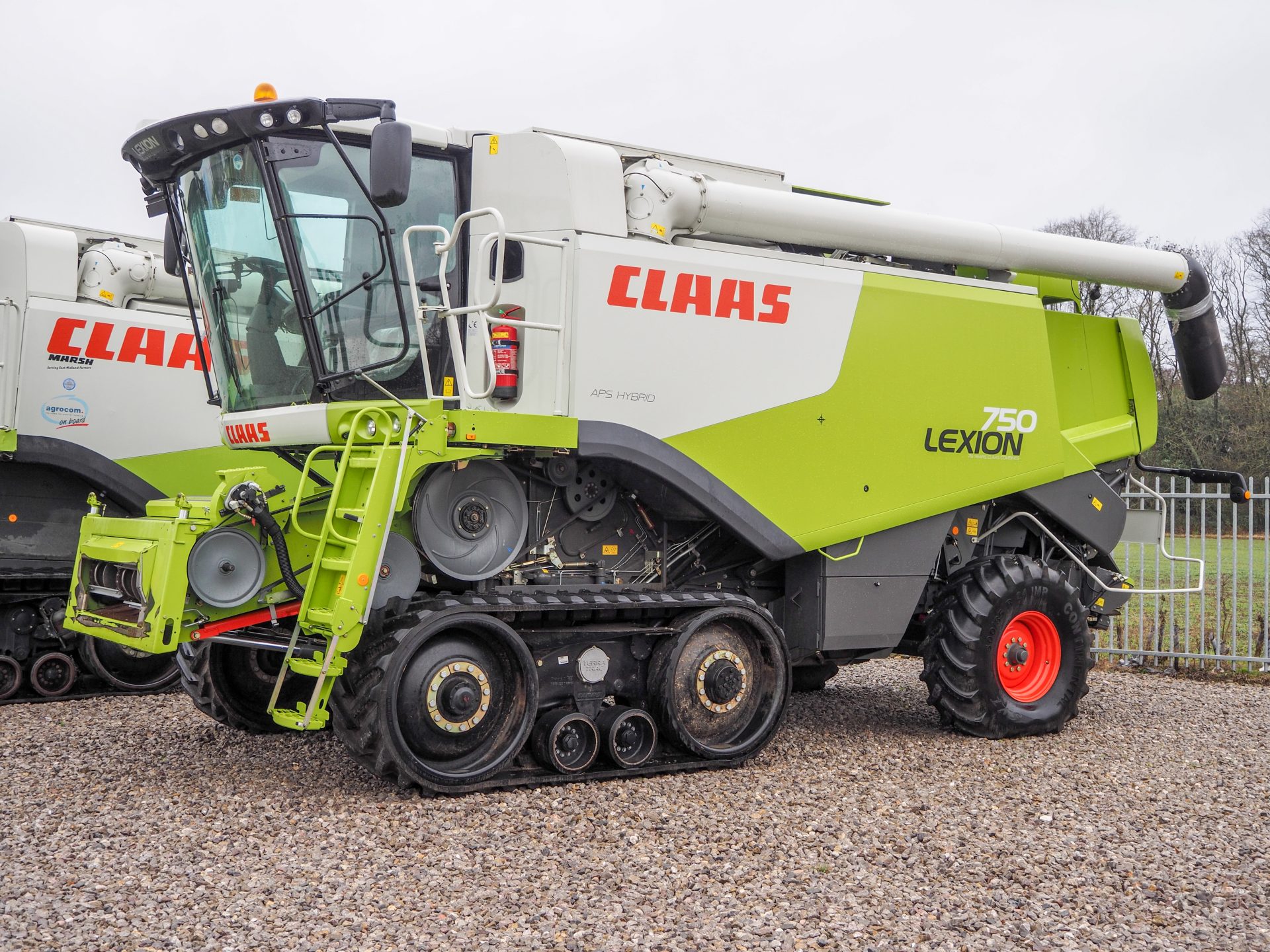 Claas Lexion 700 series combines: - Profi
