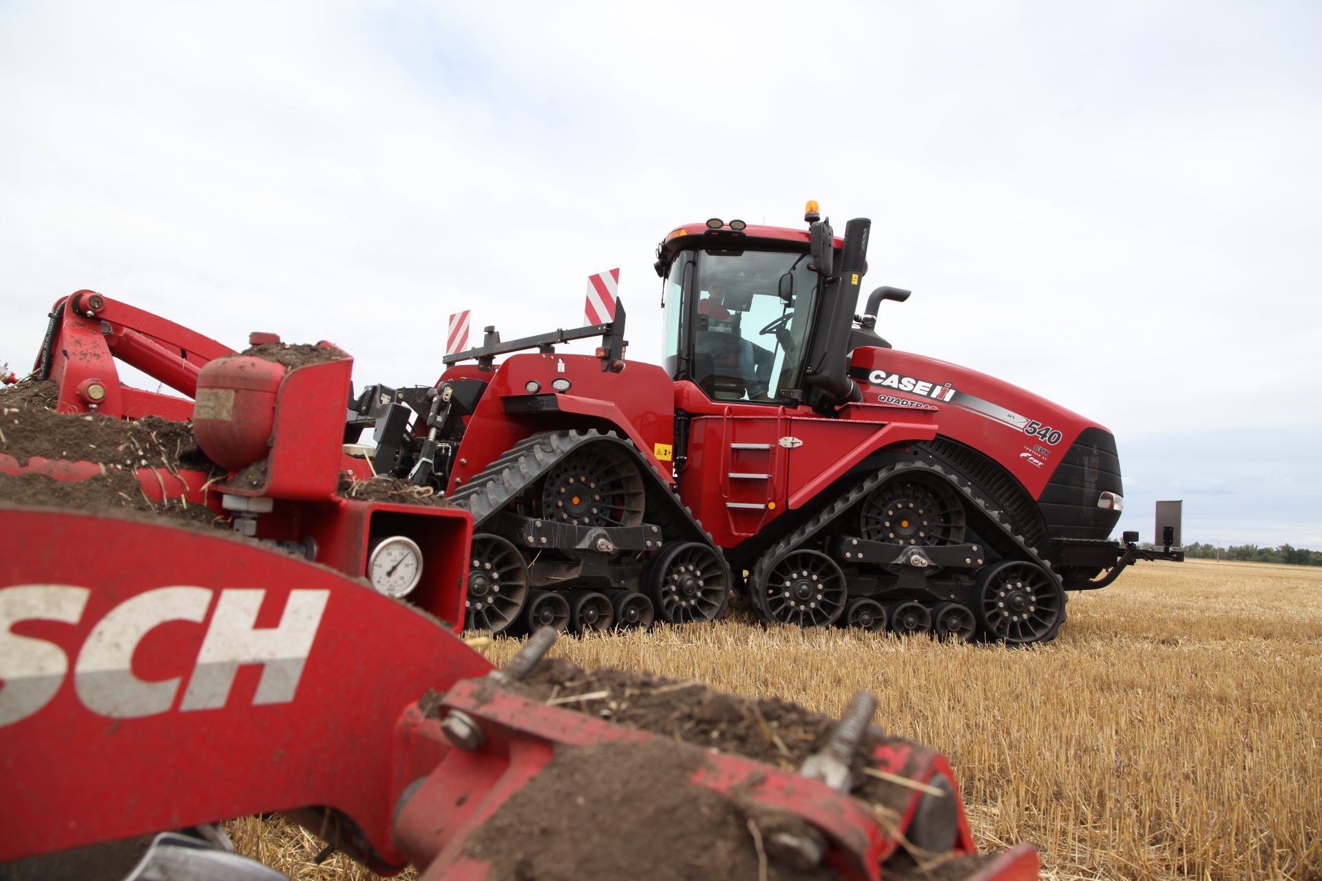 Case IH Quadtrac CVX: CVX just got bigger - Profi