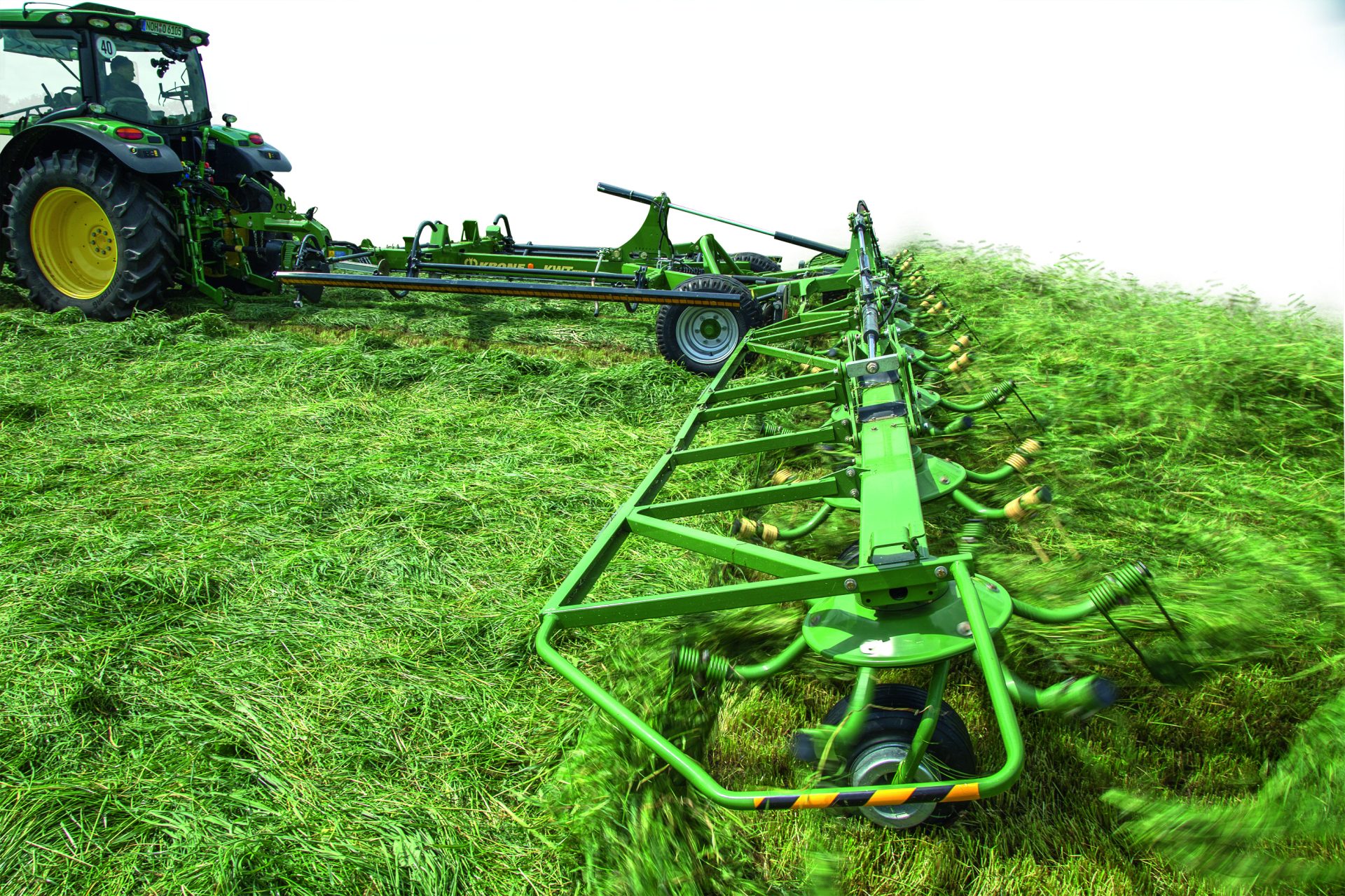 Krone KWT 1300 tedder - pick up the pace - Profi