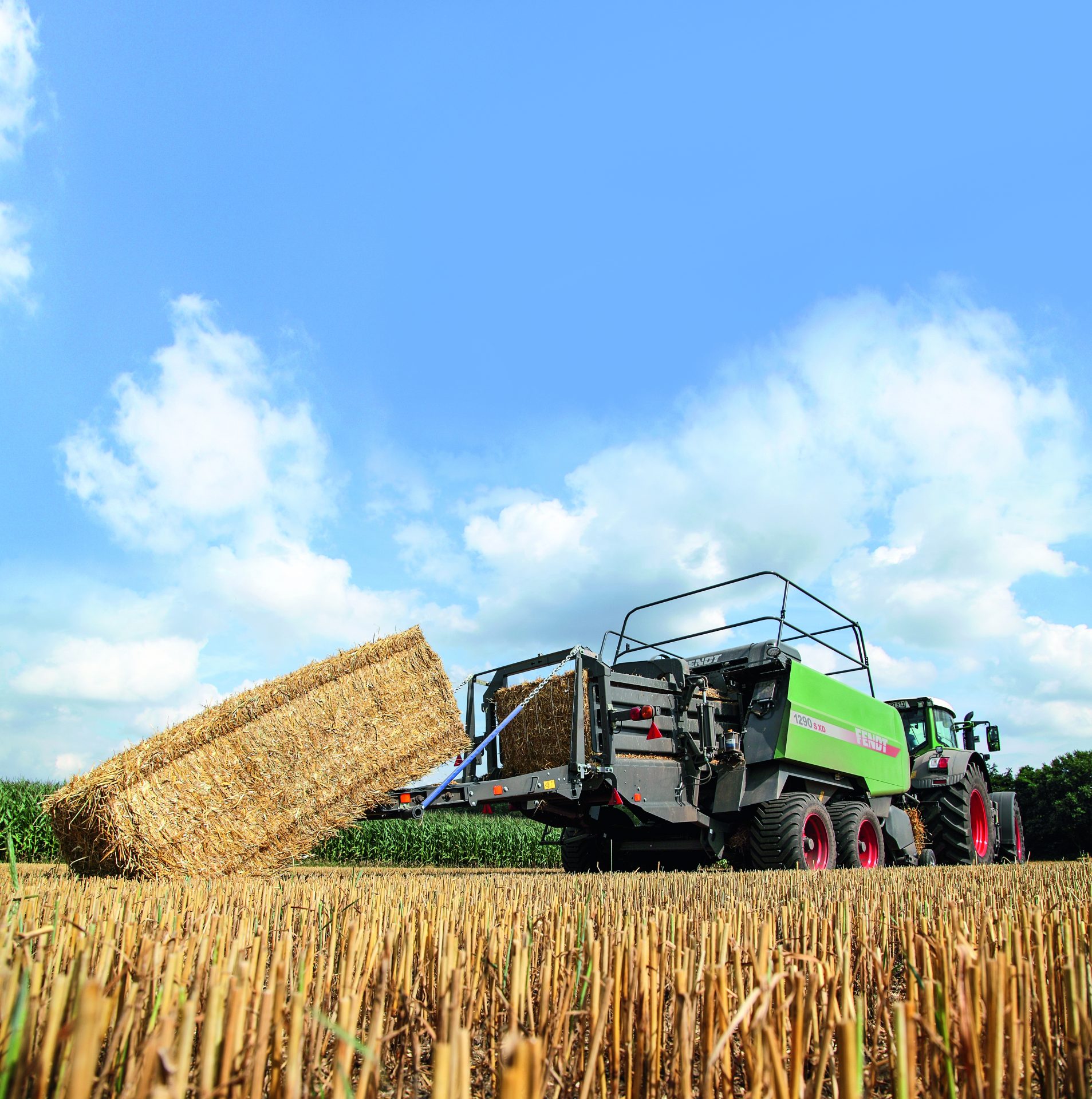 Fendt 1290 S XD big square baler: half a ton in 30 seconds - Profi