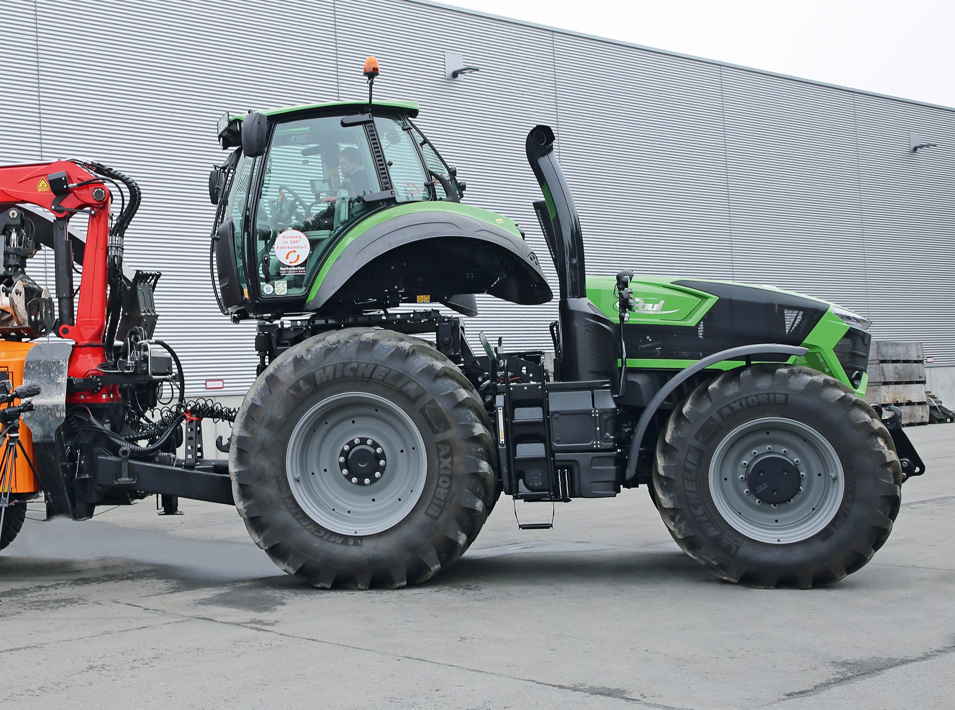 Deutz-Fahr Agrotron 9340 TTV tractor with rotating cab - Profi