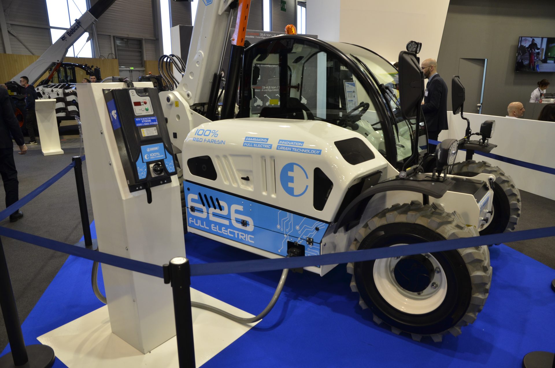 SIMA 2019: Faresin’s electric telehandler - Profi