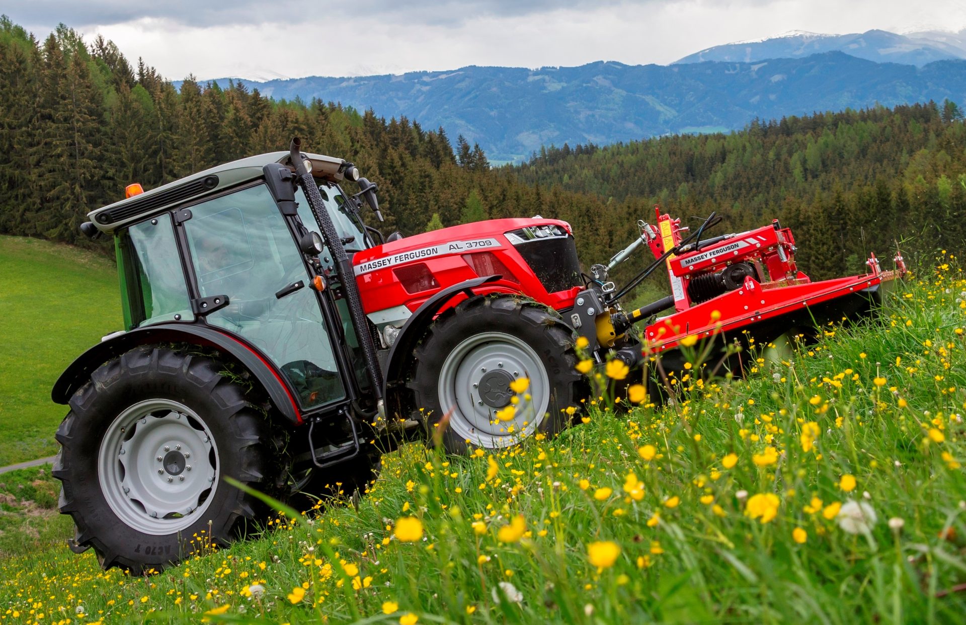 Compact and versatile Alpine tractors - Profi