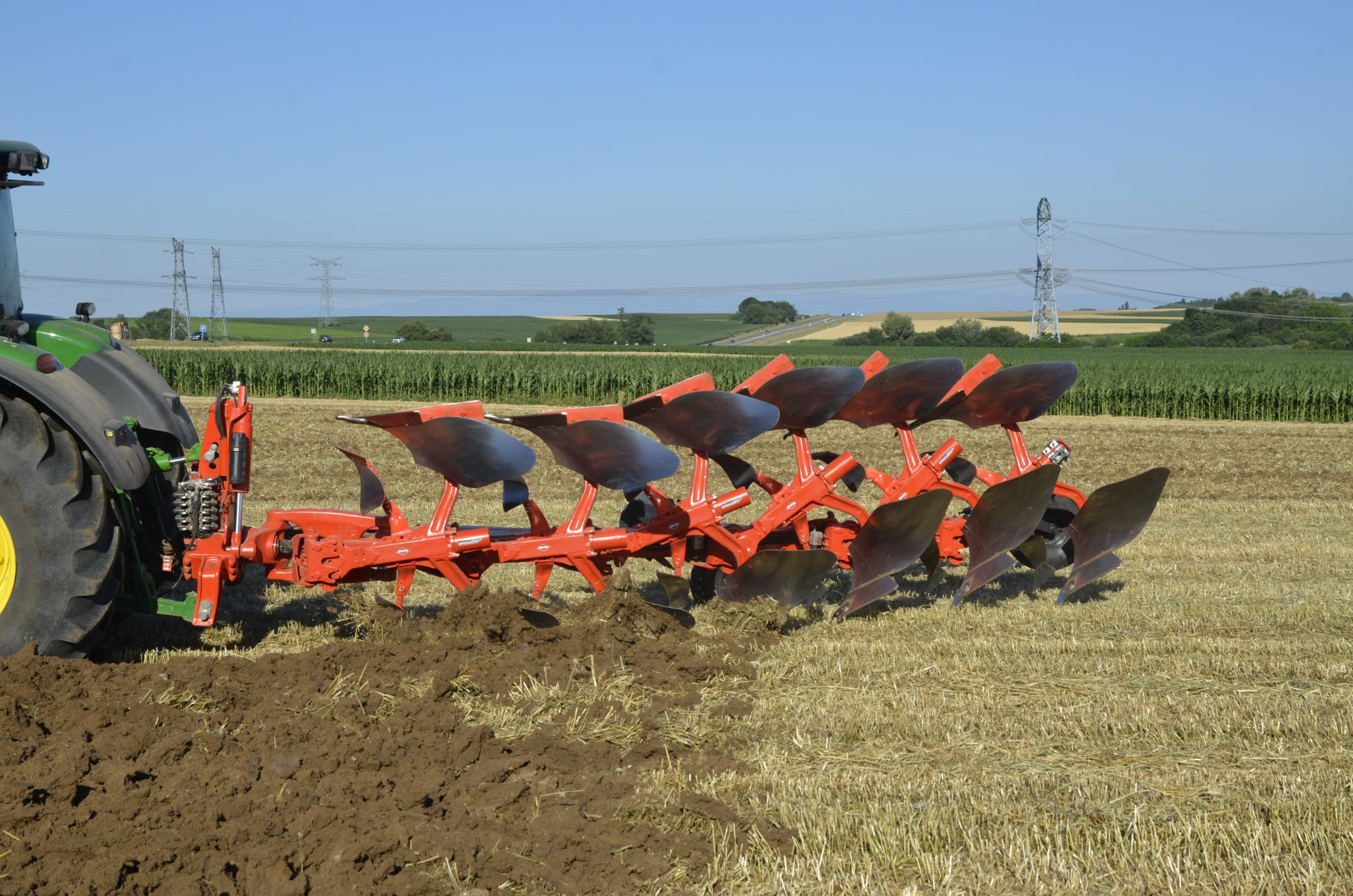Smart ploughing the Kuhn way - Profi