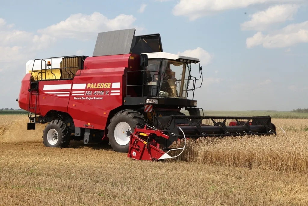 Gomselmash gas-powered combine on sale - Profi
