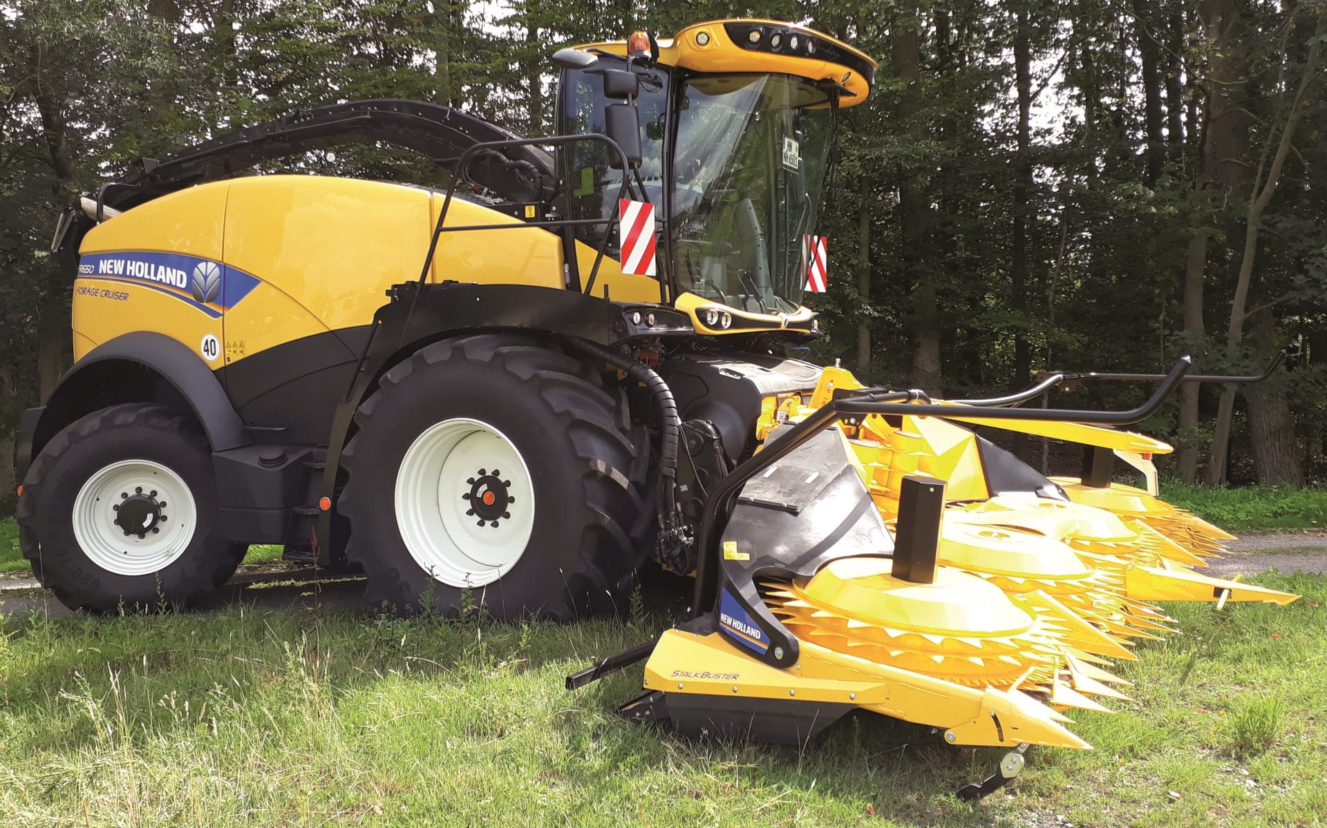 New Holland maize header with Stalkbuster - Profi