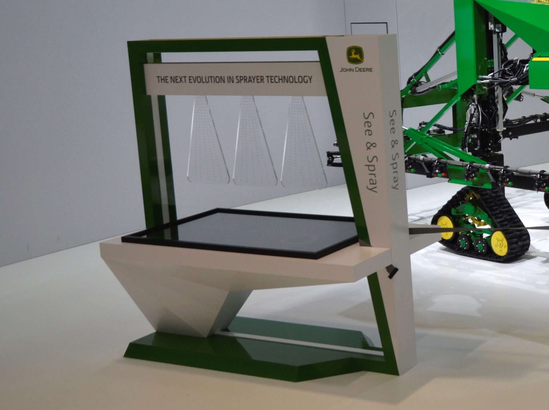 John Deere shows autonomous sprayers - Profi