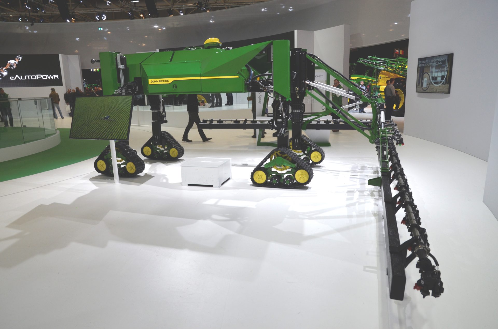 John Deere shows autonomous sprayers - Profi