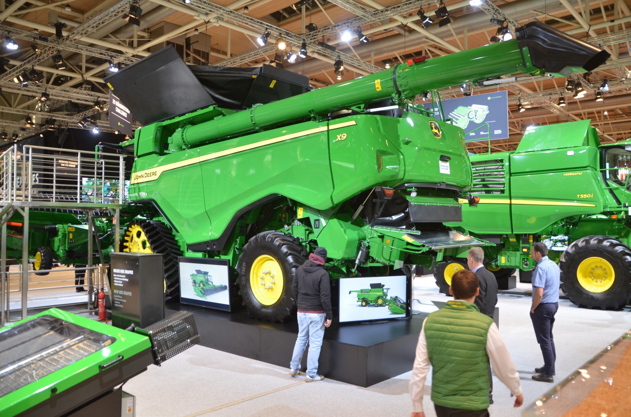 Agritechnica 2019: John Deere X9 combine - Profi