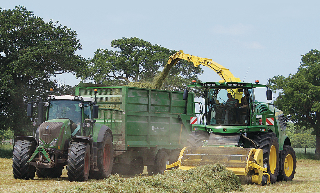 John Deere 9800i forager: 12 pots of green grunt - Profi