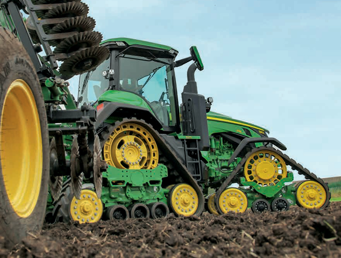 John Deere 8-series tractors: Tracking deer - Profi