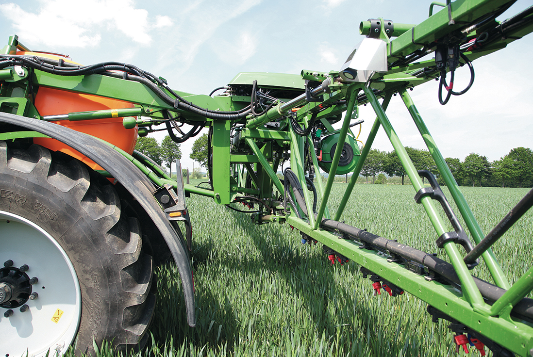 Amazone UX4201 Super trailed sprayer: Is it really super? - Profi
