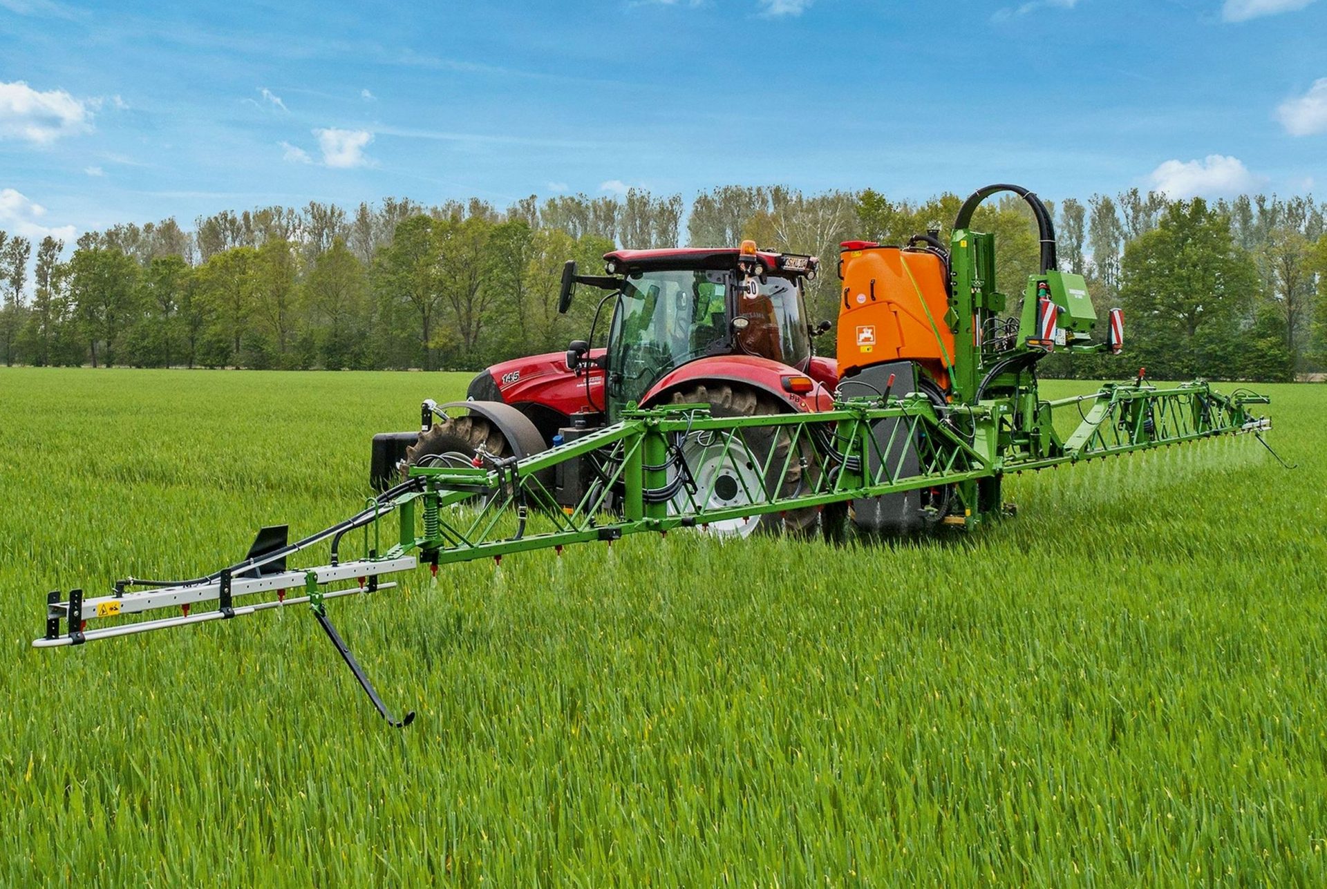 Amazone extends mounted sprayer range - Profi