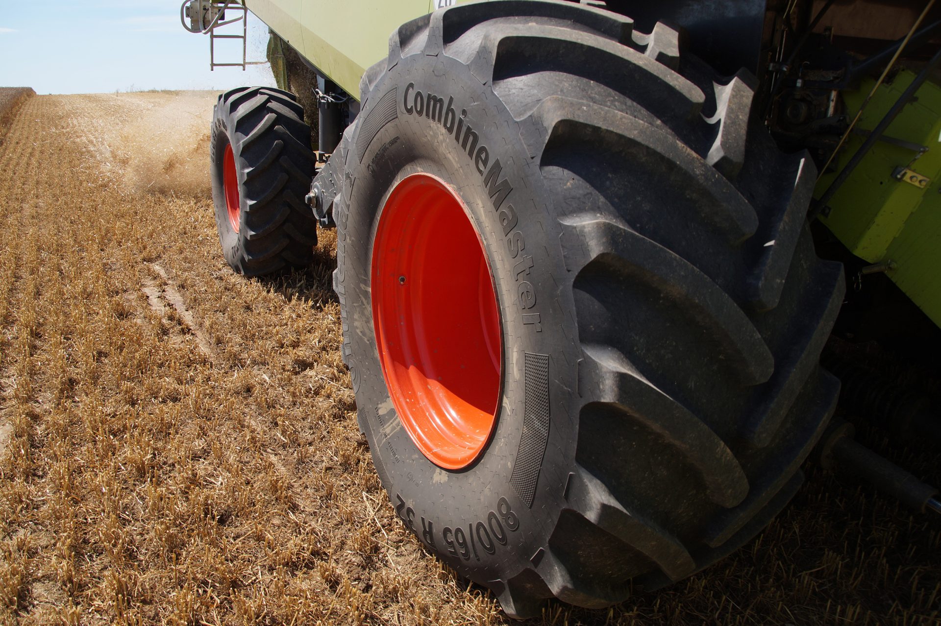 Continental combine tyre keeps its shape - Profi