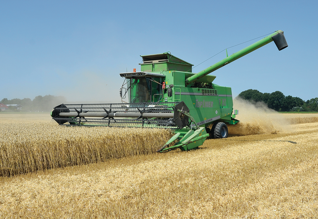 Deutz-Fahr Topliner 8XL combine harvester: Two walkers too far? - Profi