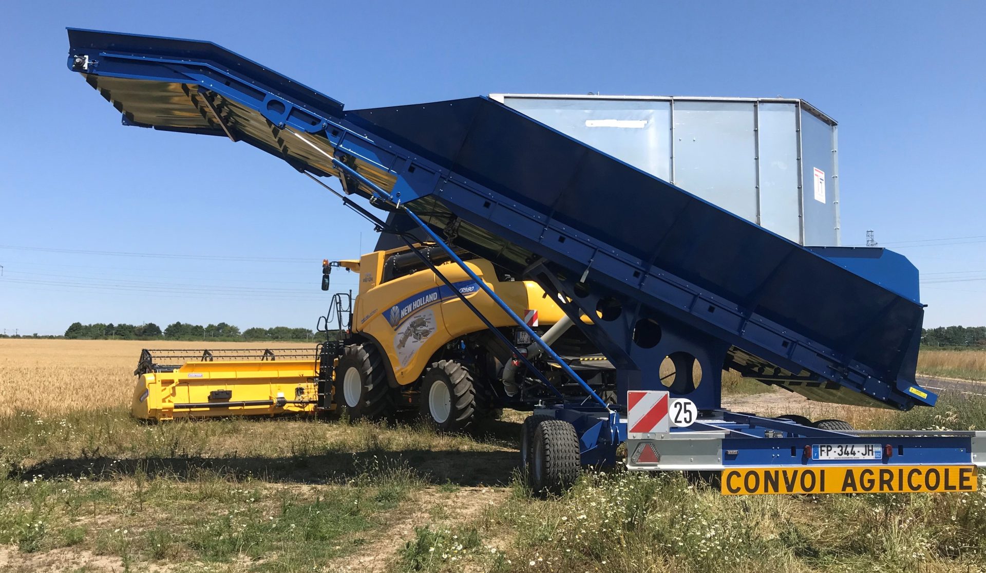 Trailed combine harvester chaff collector - Profi
