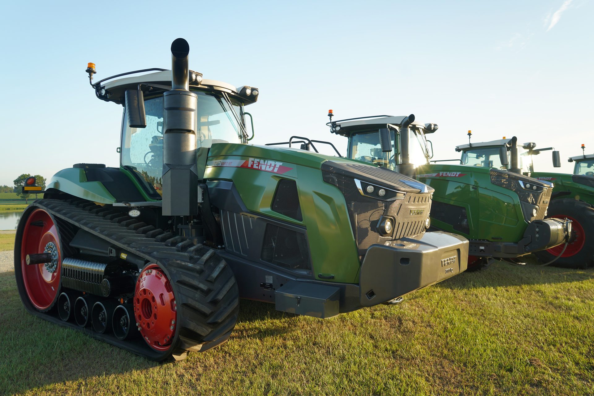 Fendt 1100 MT tracked tractors gain a CVT - Profi