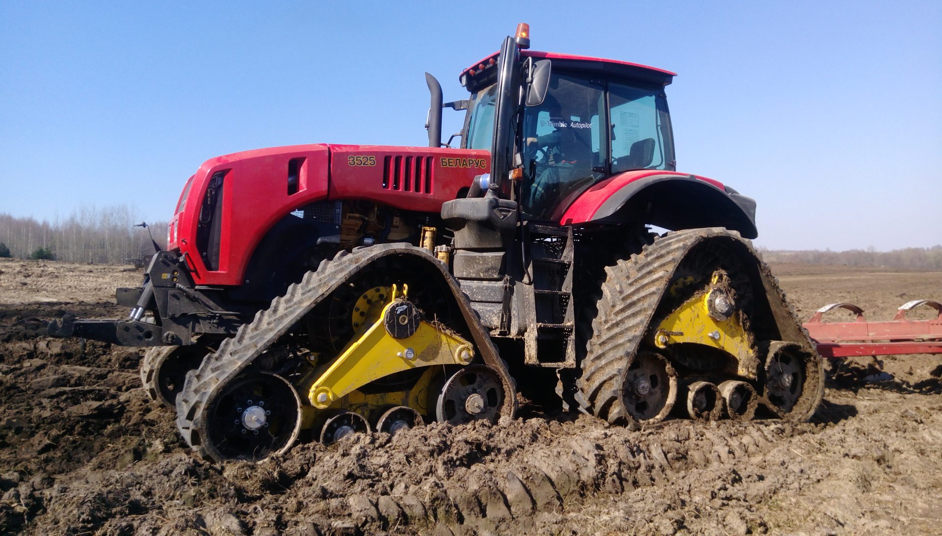 First four-tracked Belarus tractor - Profi