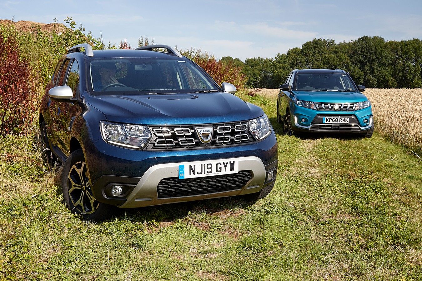 Dacia Duster vs Suzuki Vitara: Done and Dustered - Profi