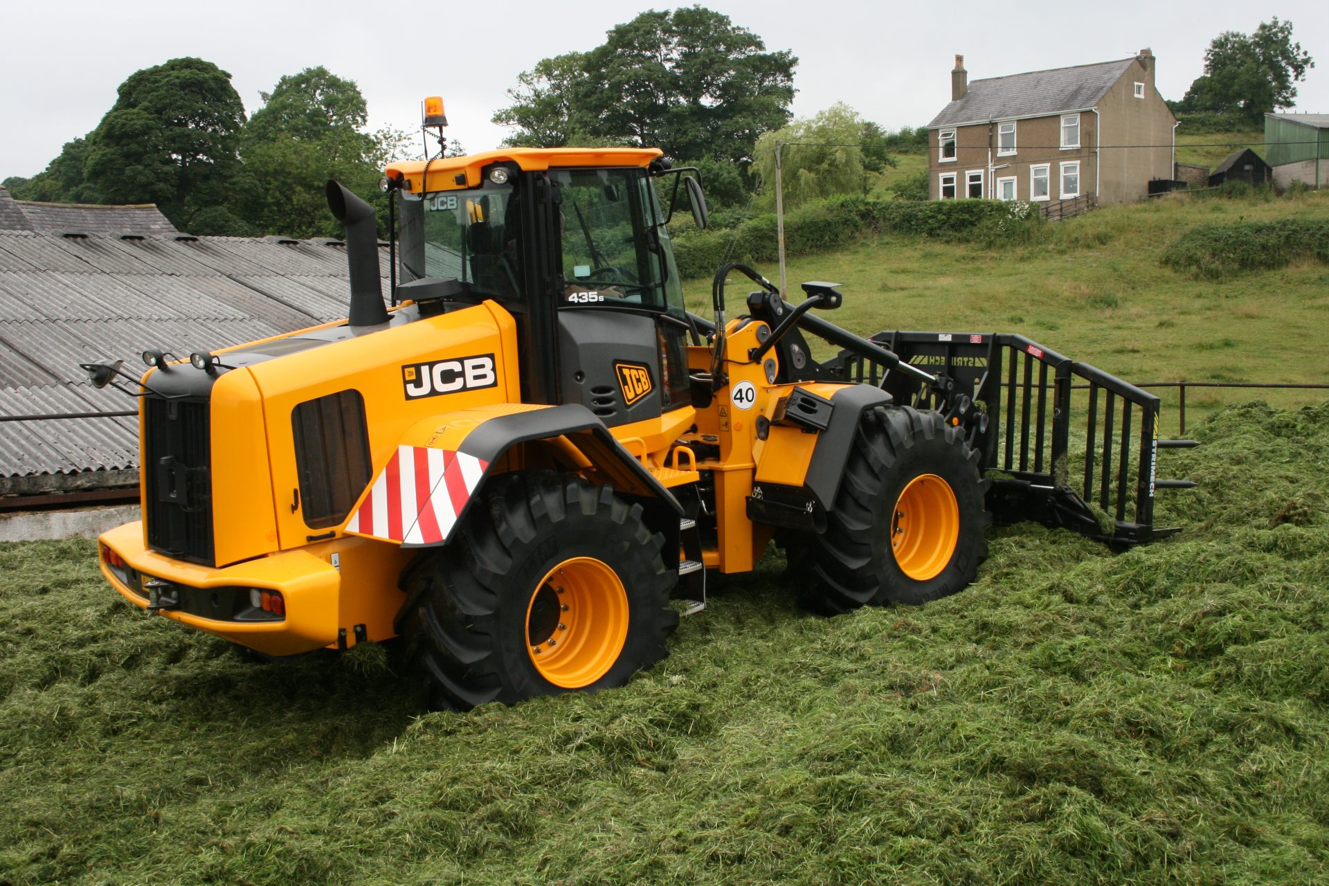 JCB Farm Master 435S - Profi