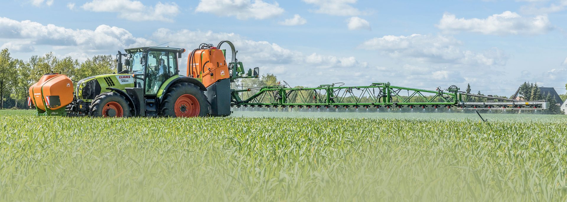 Amazone UF2002 mounted sprayer with FT1502 front tank: More volume ...
