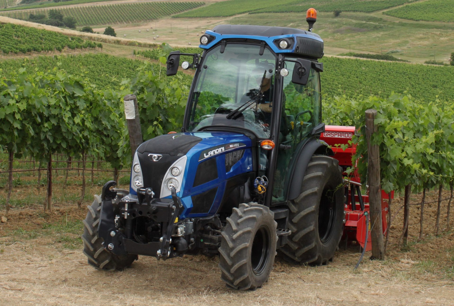 Electric front axle on Landini Rex - Profi