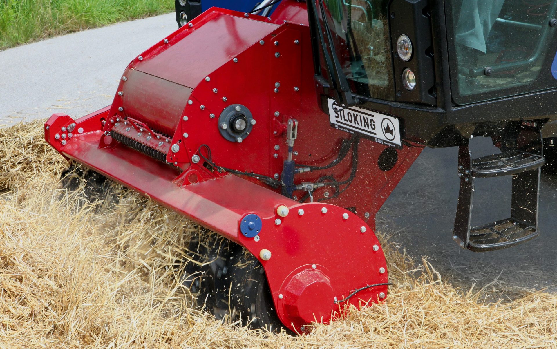 Straw chopper shortens mixing times - Profi