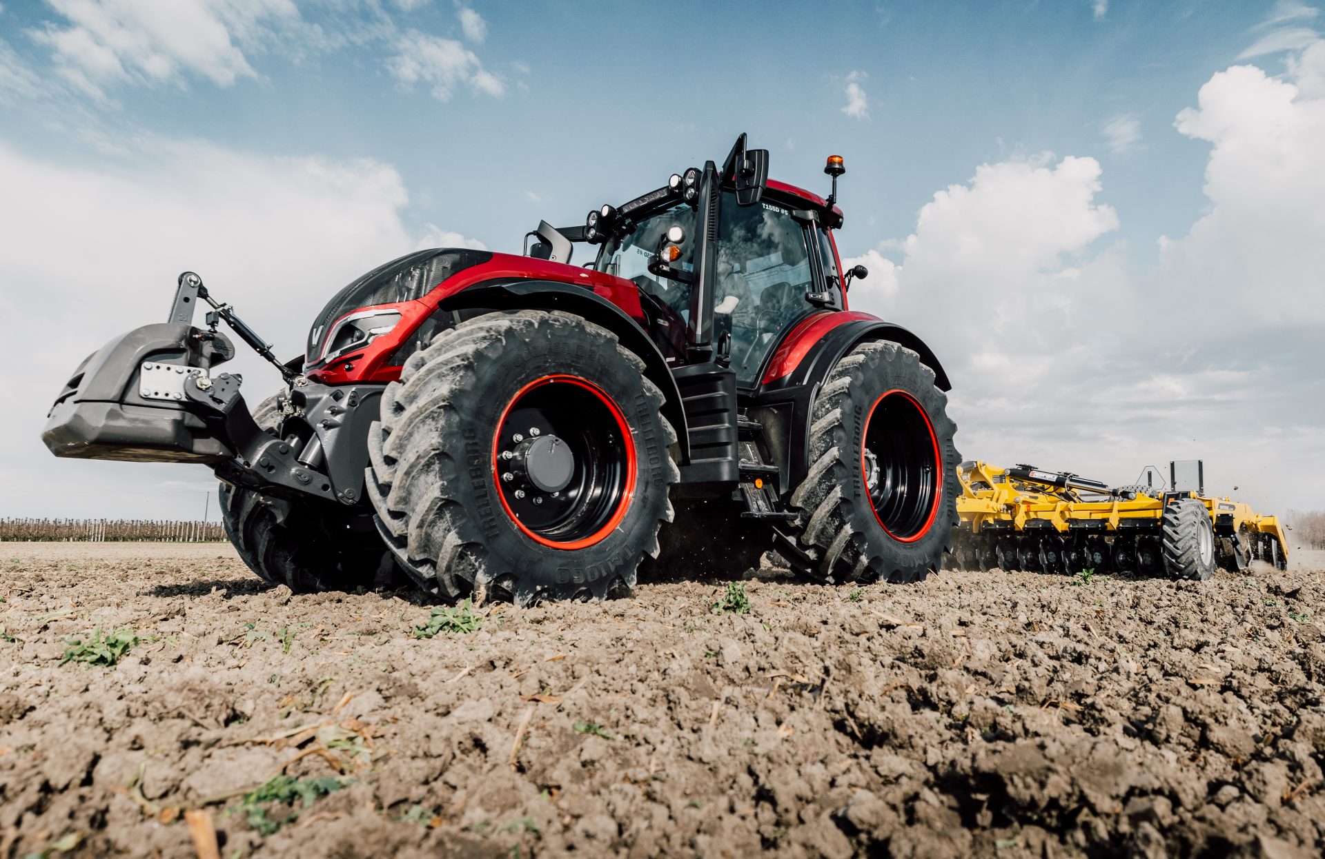 Valtra revamps N5 and T5 tractors - Profi