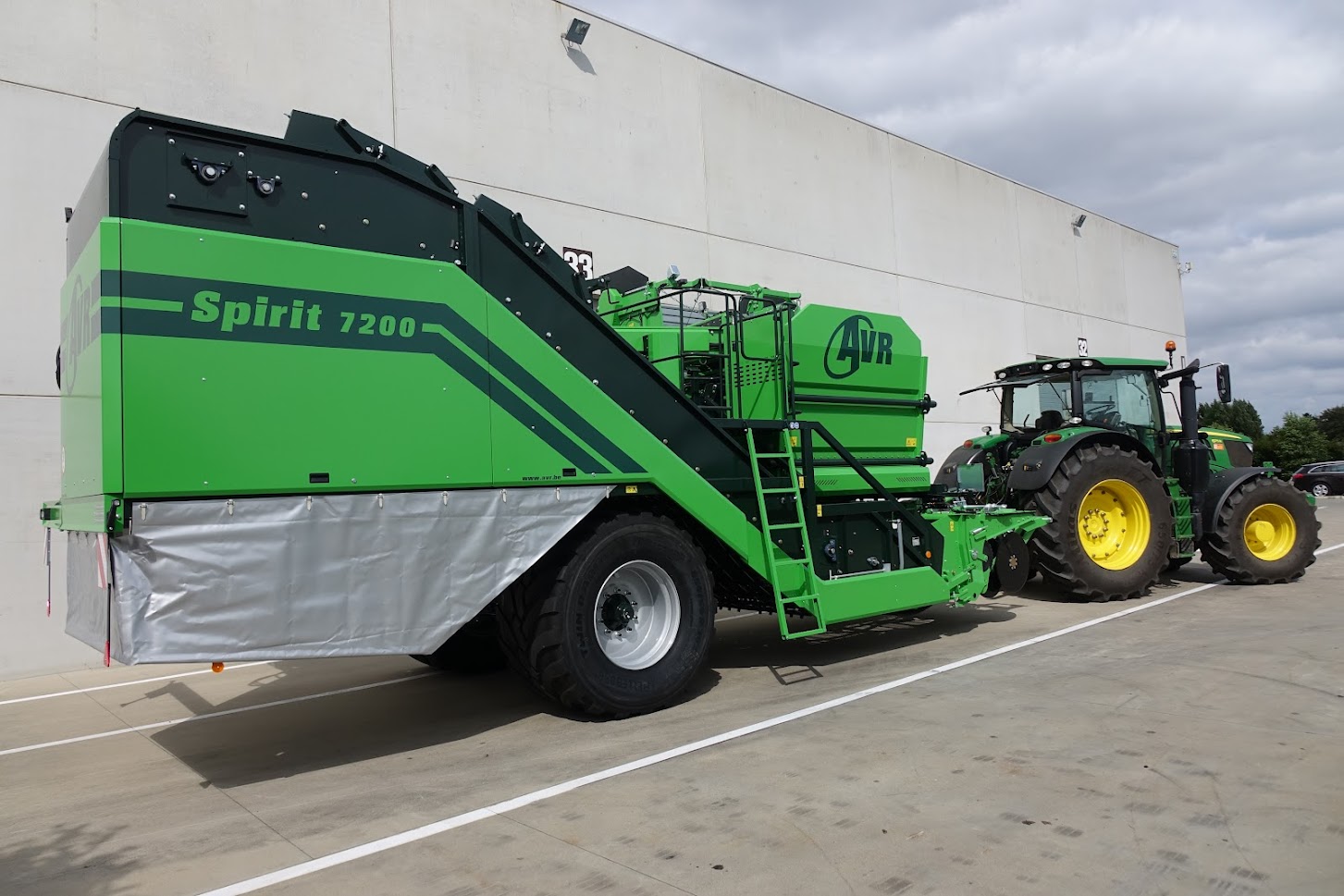 Harvester to tackle haulm - Profi