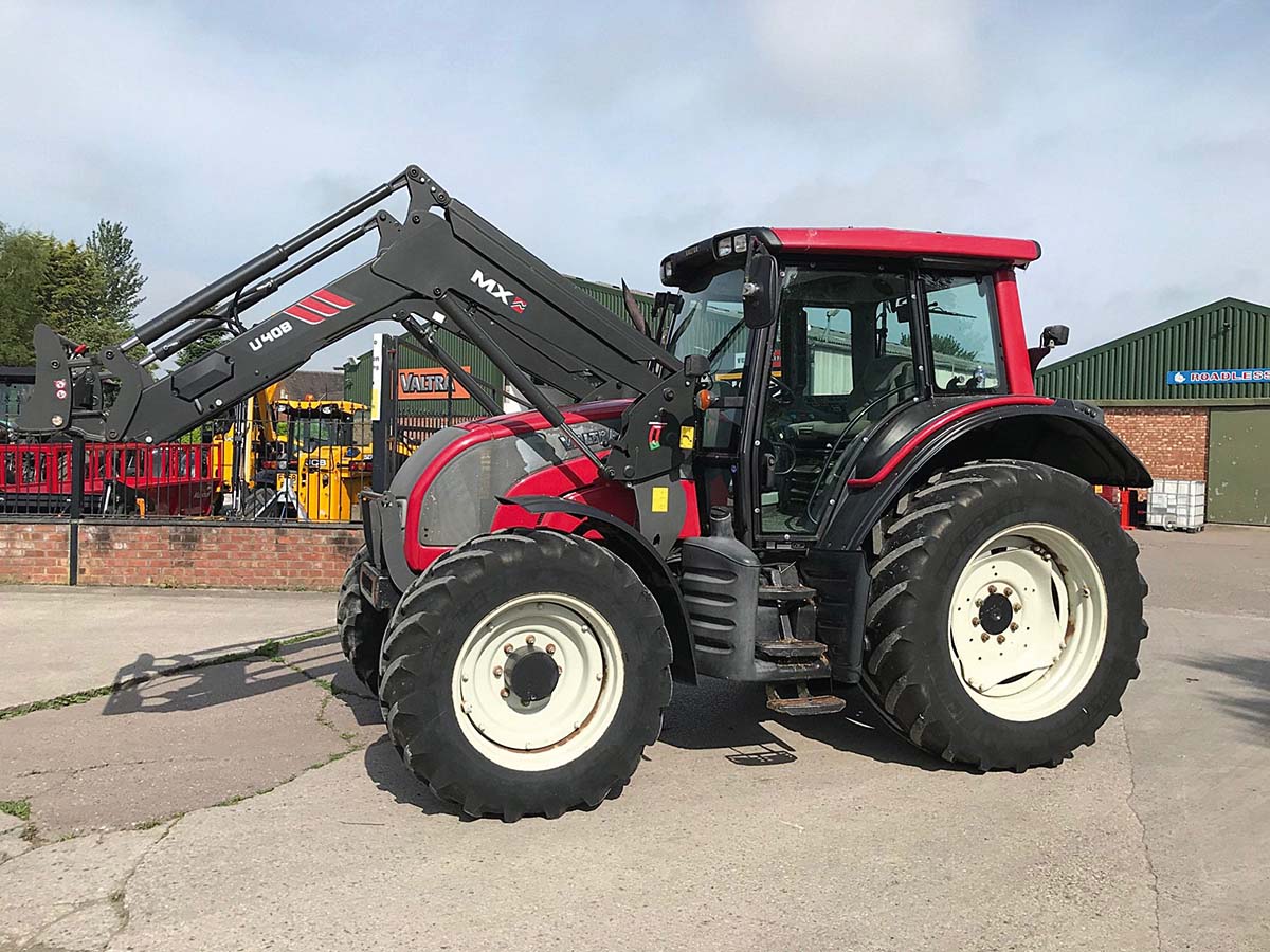 Valtra N Series: Compact fours offer plenty of choice - Profi