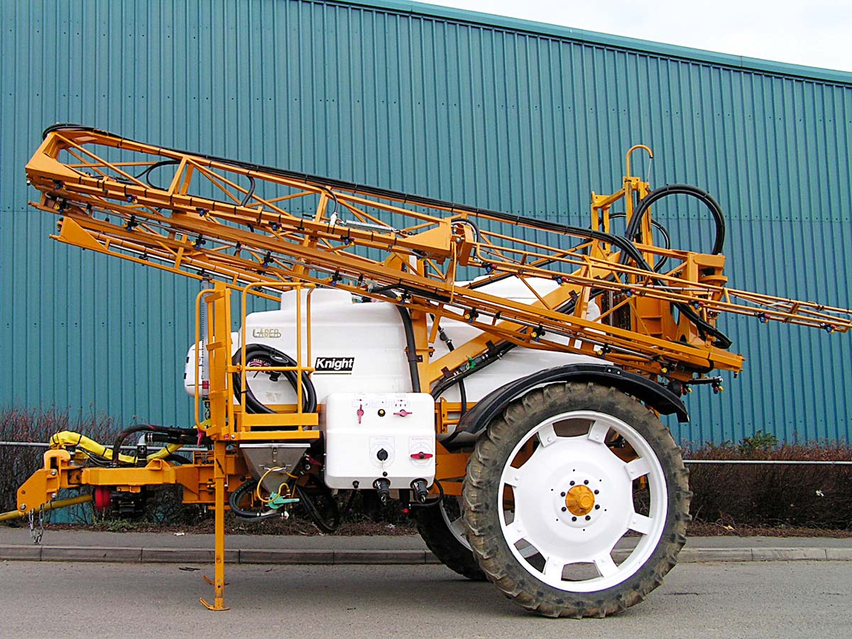 Knight Farm Machinery trailed sprayers: A guiding light on Knight - Profi