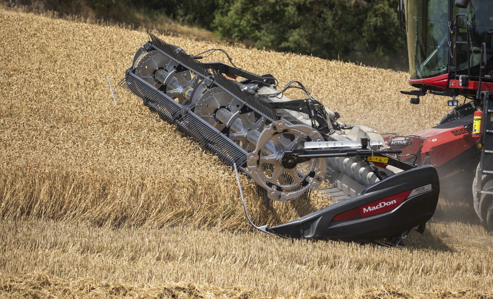 CNHi partners with MacDon - Profi