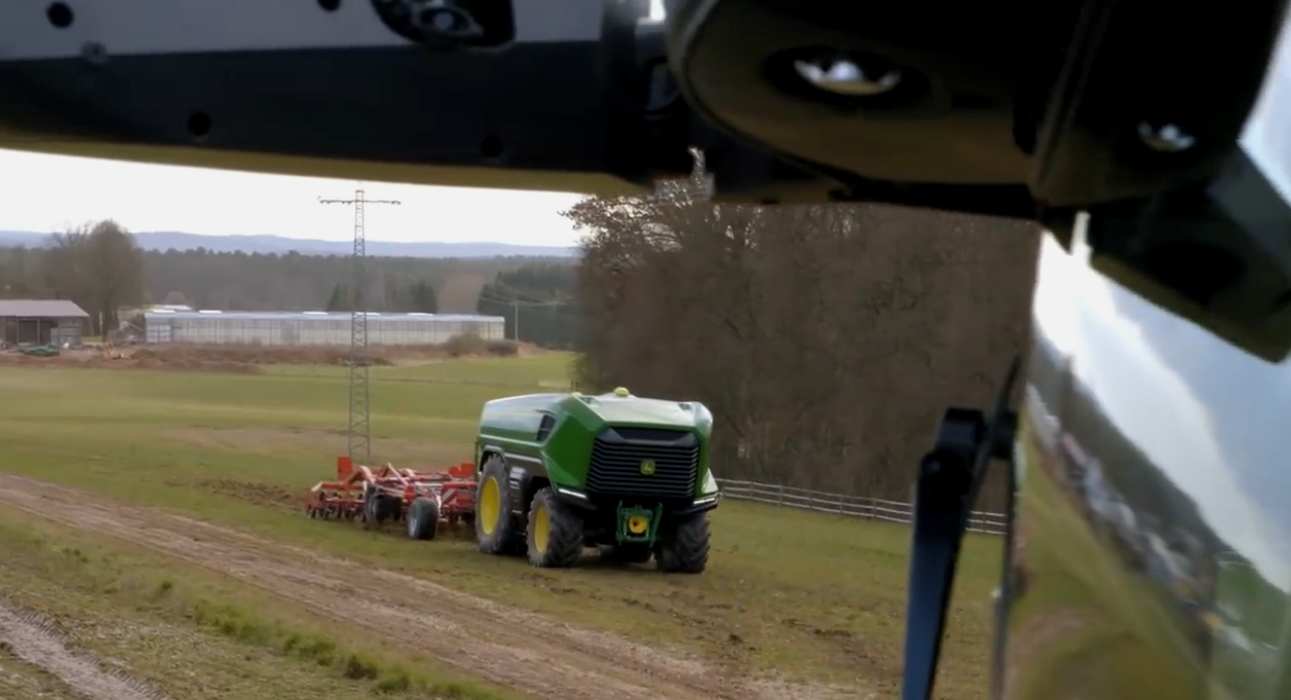 Deere tests electric robot tractor - Profi