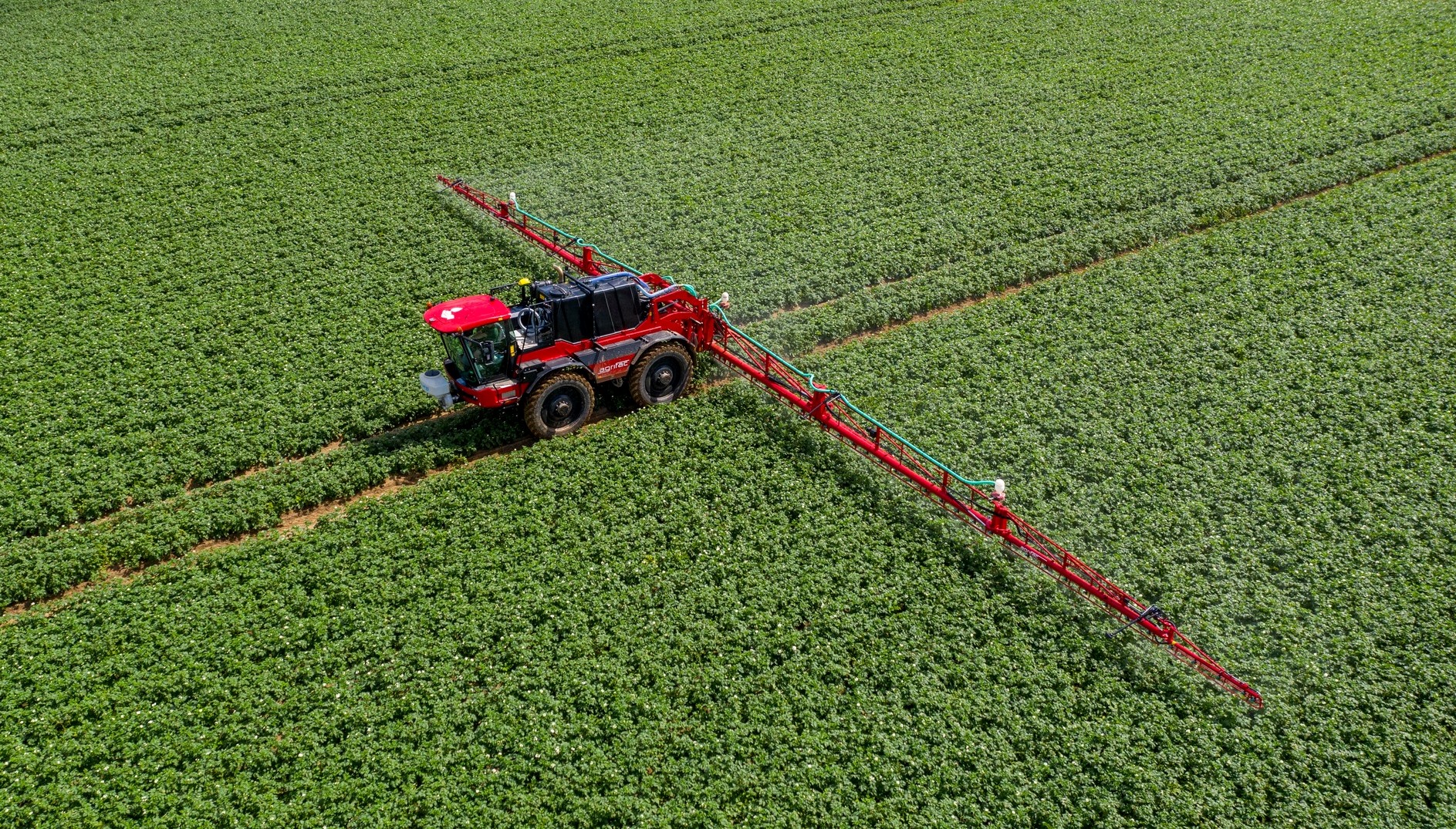Three new Agrifac sprayer dealers - Profi