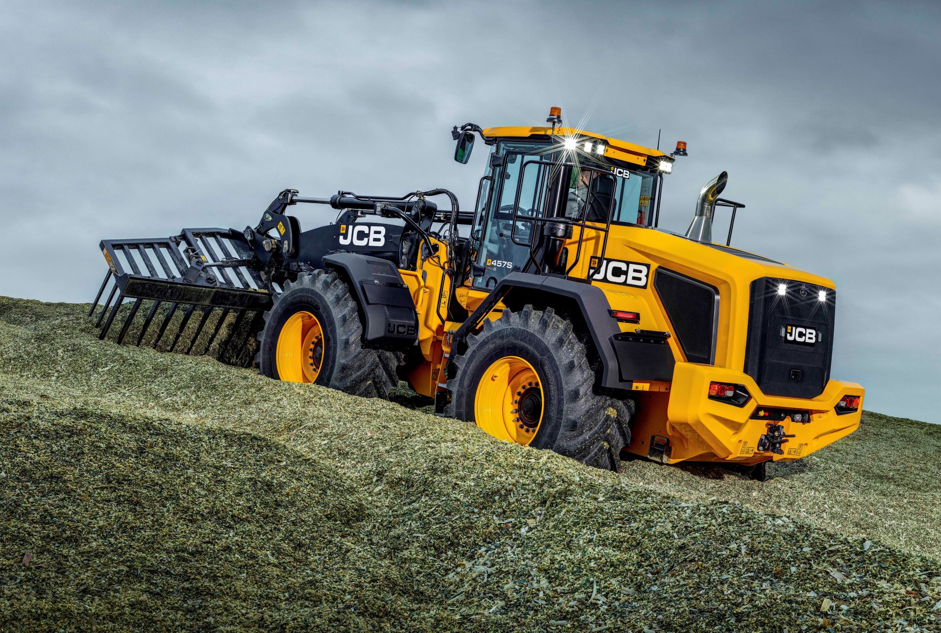 JCB's brute of the clamp - Profi