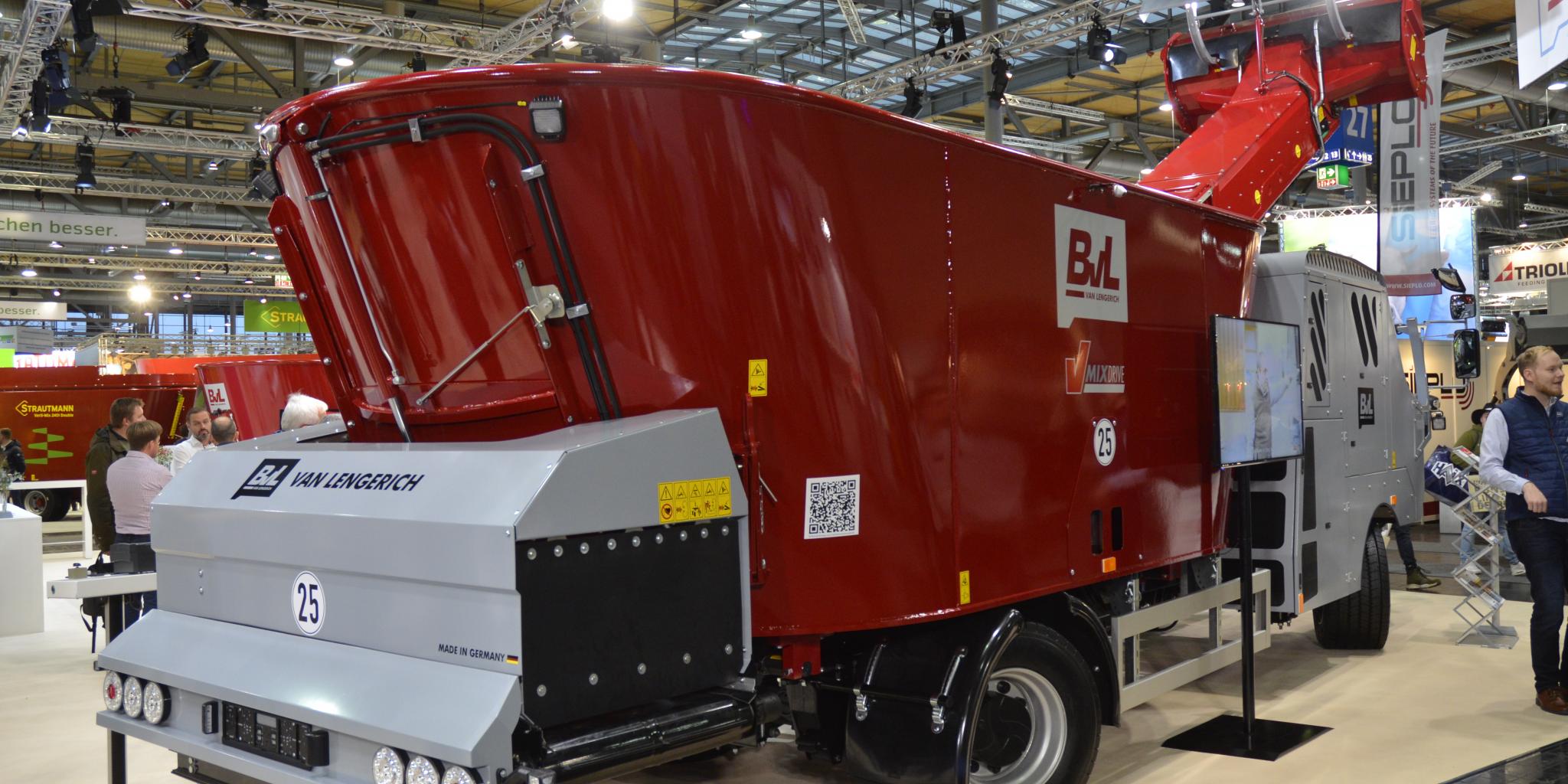 Compact twin auger BvL mixer wagon - Profi