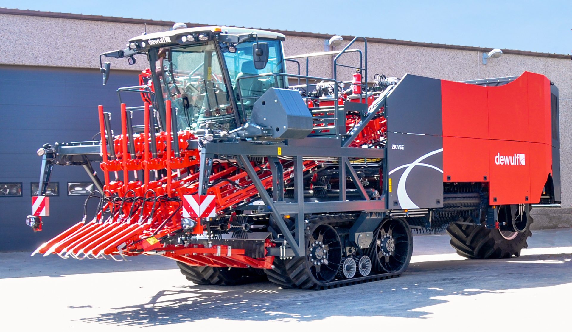 Improved cleaning for updated ZKIV harvester - Profi