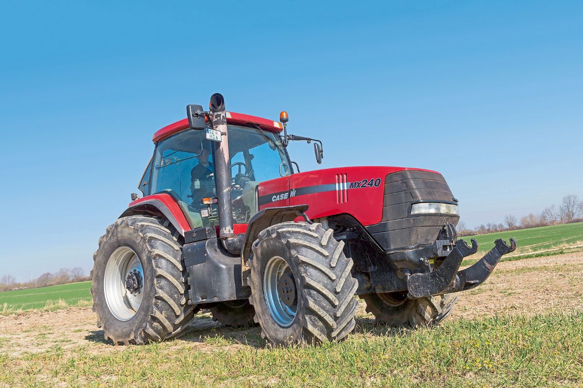 Case IH Magnum MX240 Report: Maximum flow - Profi
