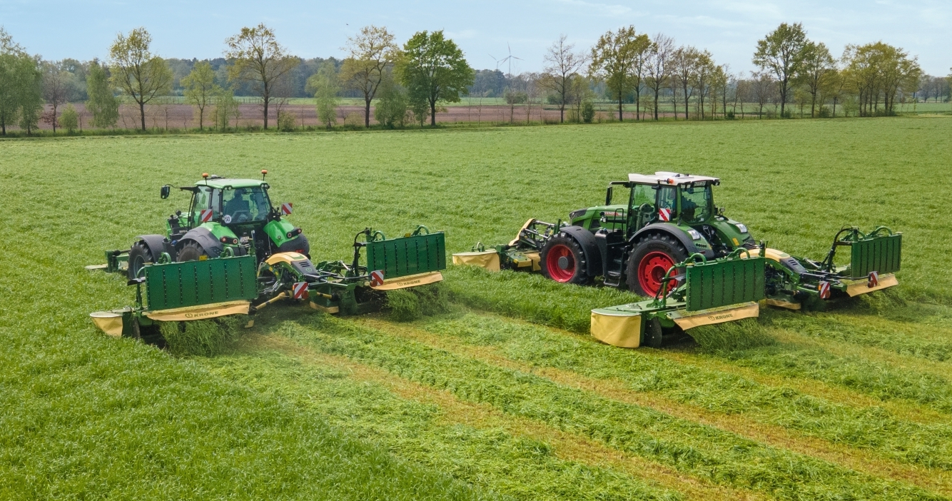 10.45m-wide Krone EasyCut mower - Profi