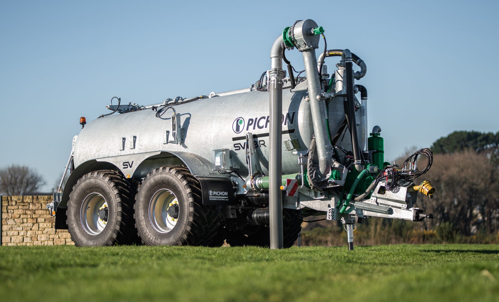 New twin-axle Pichon slurry tankers - Profi