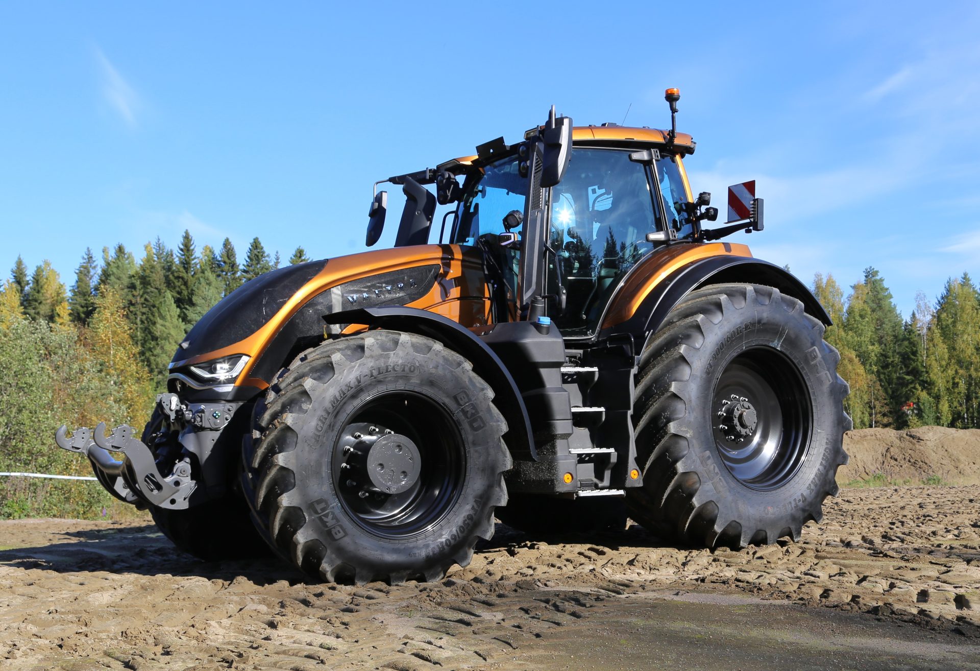 Valtra S returns to Suolahti with 420hp - Profi
