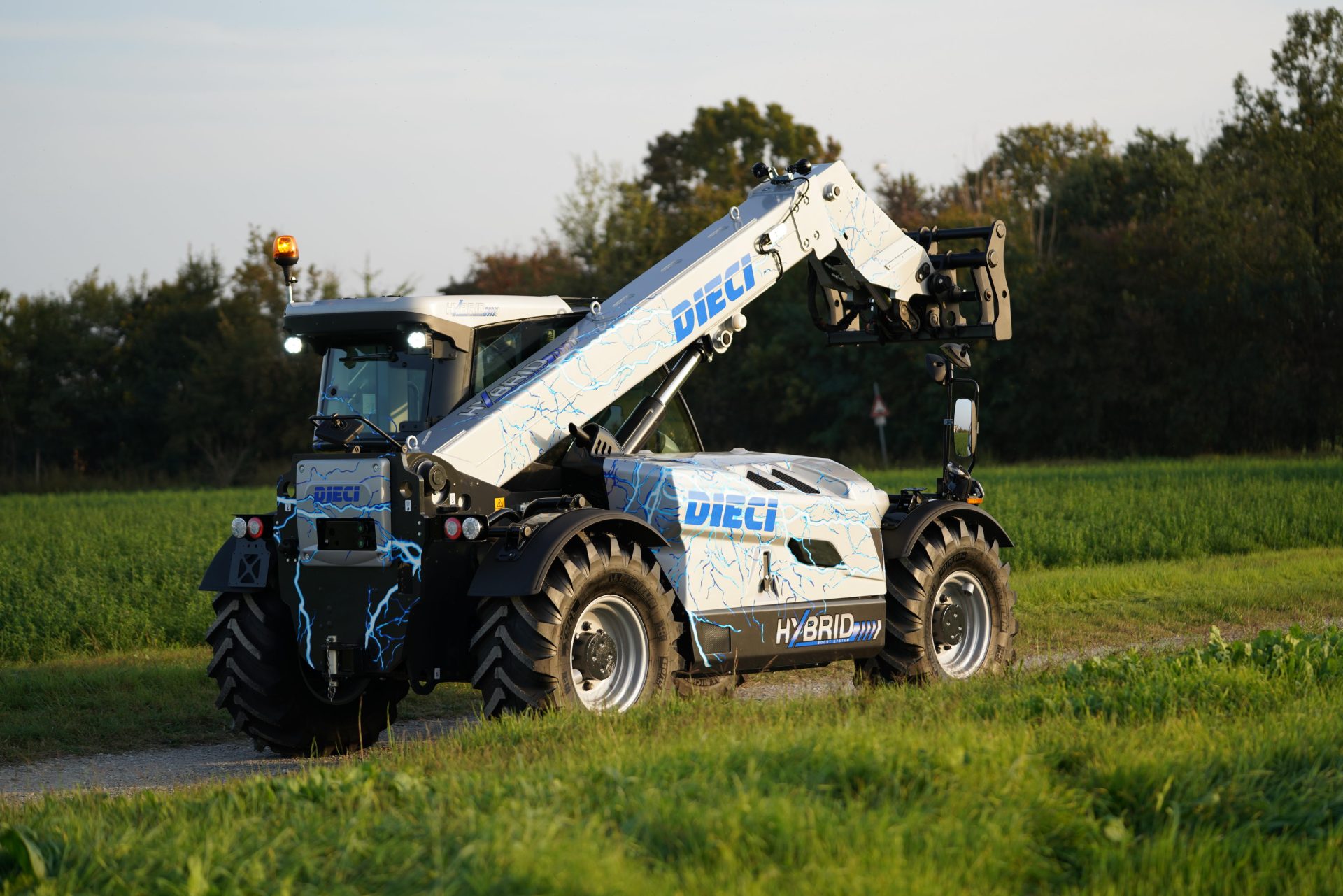 First electric Dieci telehandler at Agritechnica - Profi
