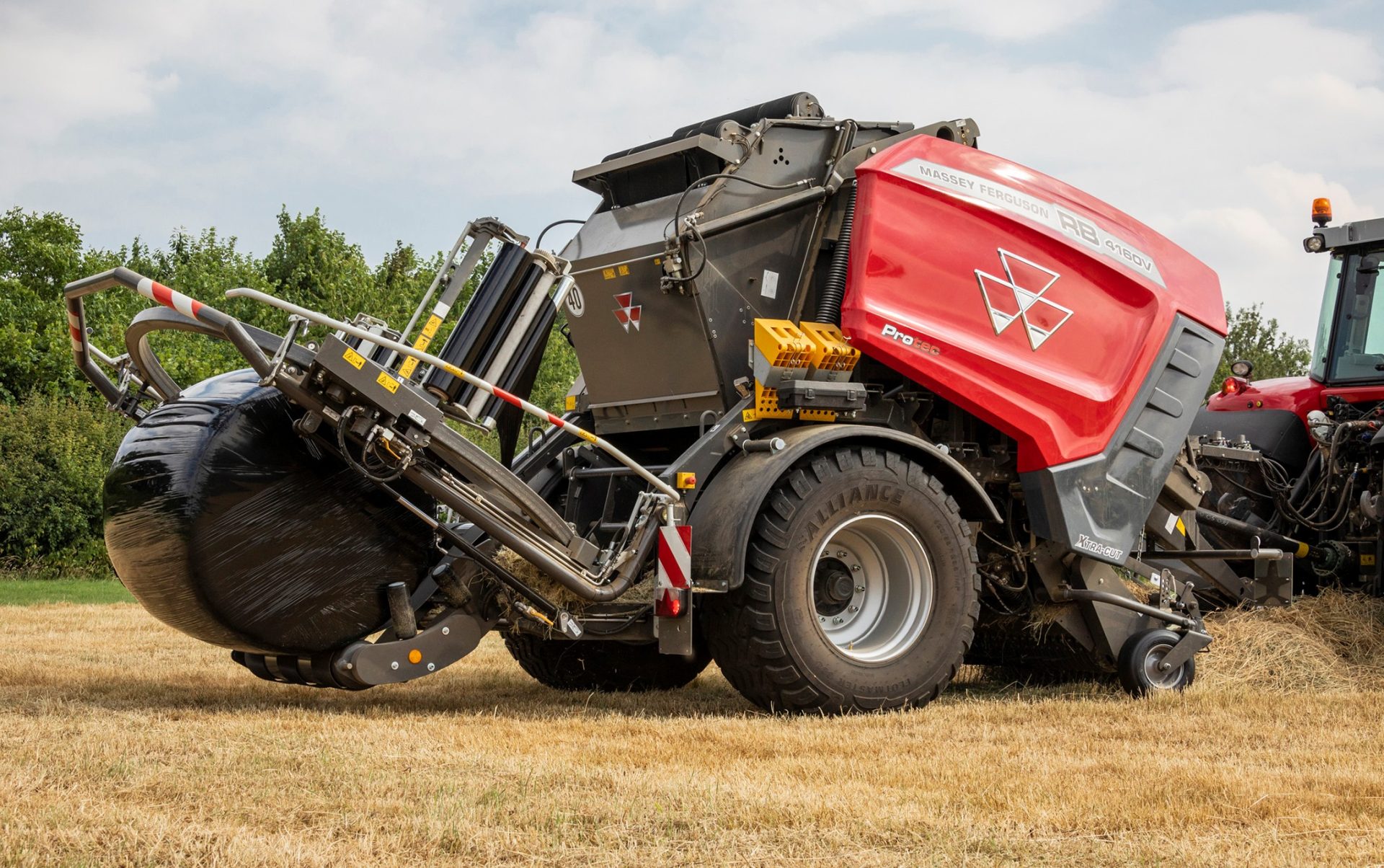 New features and options for Massey balers - Profi